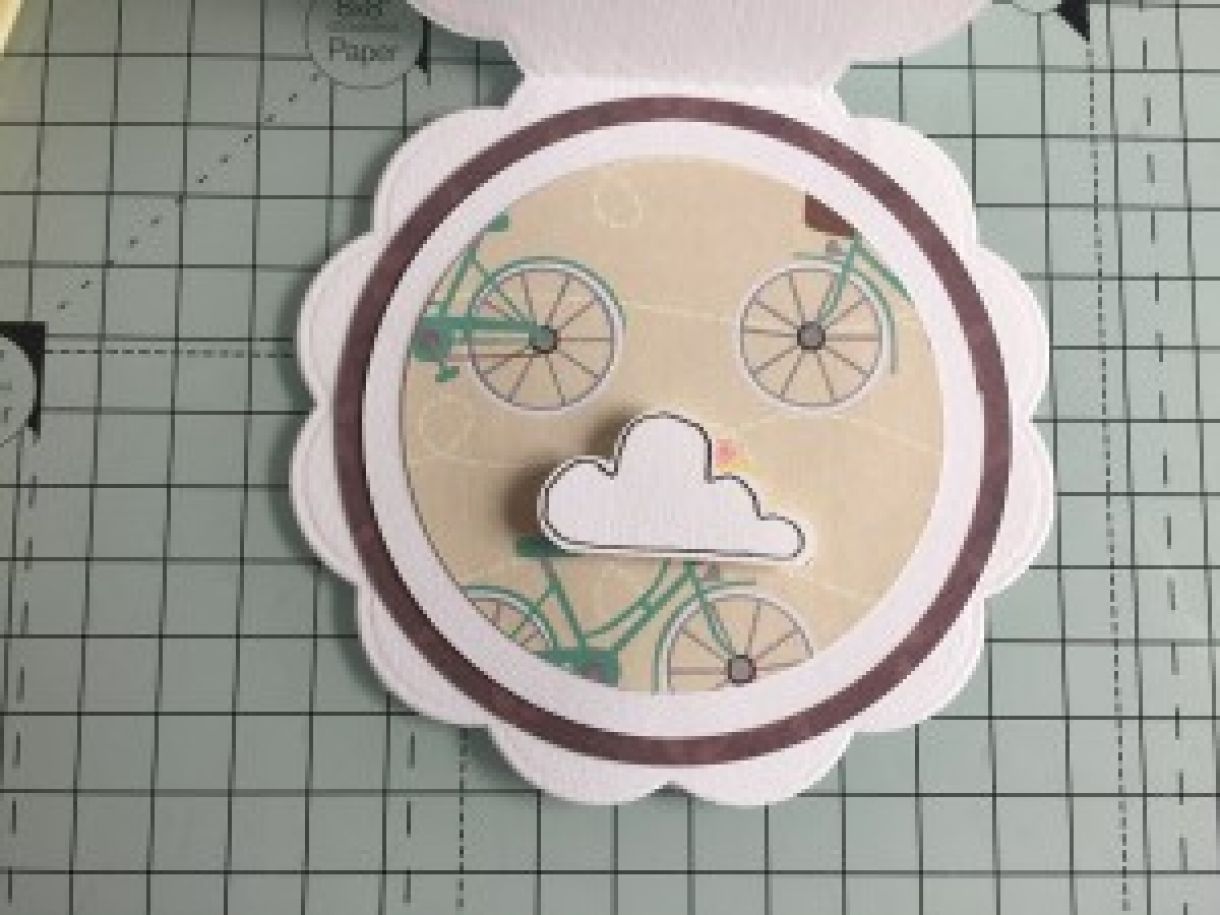 Scallop Circle Easel Card
